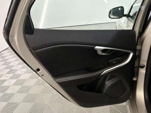 Brown Volvo V40 2016 in Marijampole, with an engine capacity of 1.97 L and mileage of 154 thousand km for 11999 €, photo 20 on AUTOMOTO.COM.LV