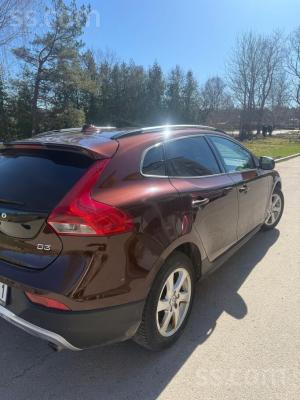 Brūns Volvo V40 2016 Rīga, ar dzinēja tilpumu 2.00 L un nobraukumu 146 tūkst. km par 8500 €, foto 3 vietnē AUTOMOTO.COM.LV
