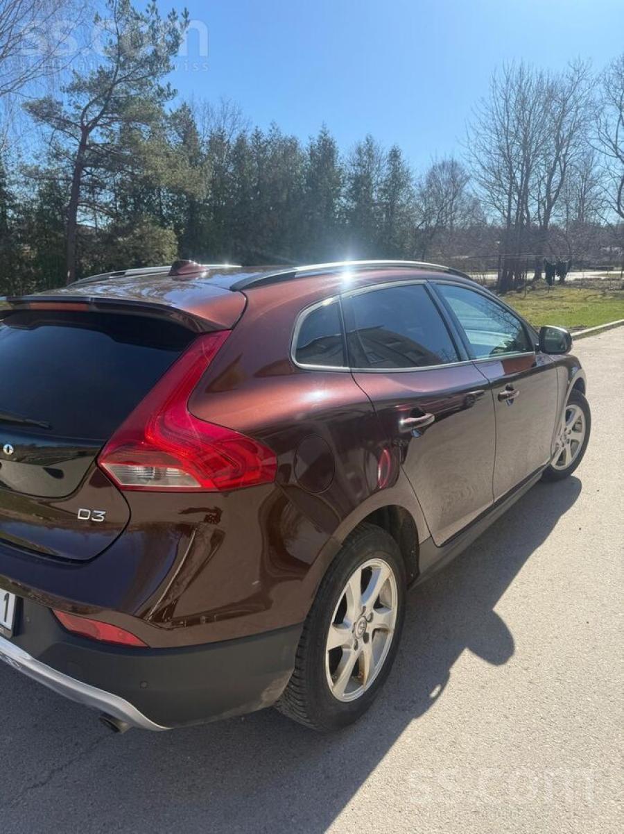 Brūns Volvo V40 2016 Rīga, ar dzinēja tilpumu 2.00 L un nobraukumu 146 tūkst. km par 8500 €, foto 3 vietnē AUTOMOTO.COM.LV