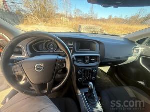 Brūns Volvo V40 2016 Rīga, ar dzinēja tilpumu 2.00 L un nobraukumu 146 tūkst. km par 8500 €, foto 7 vietnē AUTOMOTO.COM.LV