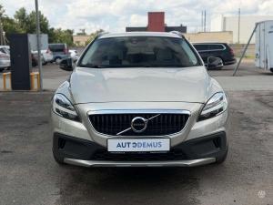 Brown Volvo V40 2017 in Mazeikiai, with an engine capacity of 2.00 L and mileage of 283 thousand km for 10700 €, photo 7 on AUTOMOTO.COM.LV