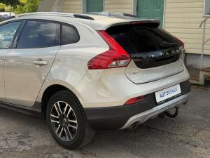 Brown Volvo V40 2017 in Mazeikiai, with an engine capacity of 2.00 L and mileage of 283 thousand km for 10700 €, photo 11 on AUTOMOTO.COM.LV