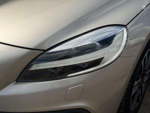 Brown Volvo V40 2017 in Mazeikiai, with an engine capacity of 2.00 L and mileage of 283 thousand km for 10700 €, photo 13 on AUTOMOTO.COM.LV