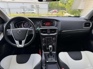 Brown Volvo V40 2017 in Mazeikiai, with an engine capacity of 2.00 L and mileage of 283 thousand km for 10700 €, photo 21 on AUTOMOTO.COM.LV