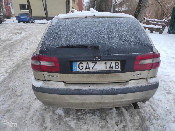 Brown Volvo V40 2001 in Kretinga, with an engine capacity of 1.90 L and mileage of 395 thousand km for 500 €, photo 5 on AUTOMOTO.COM.LV