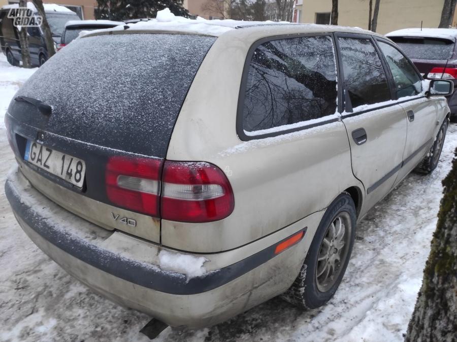 Brūns Volvo V40 2001 Kretinga, ar dzinēja tilpumu 1.90 L un nobraukumu 395 tūkst. km par 500 €, foto 6 vietnē AUTOMOTO.COM.LV