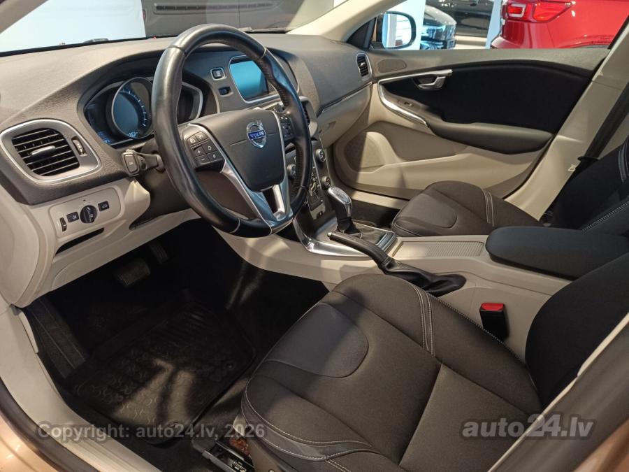 Brūns Volvo V40 2013 Tallina, ar dzinēja tilpumu 1.60 L un nobraukumu 61 tūkst. km par 9300 €, foto 7 vietnē AUTOMOTO.COM.LV