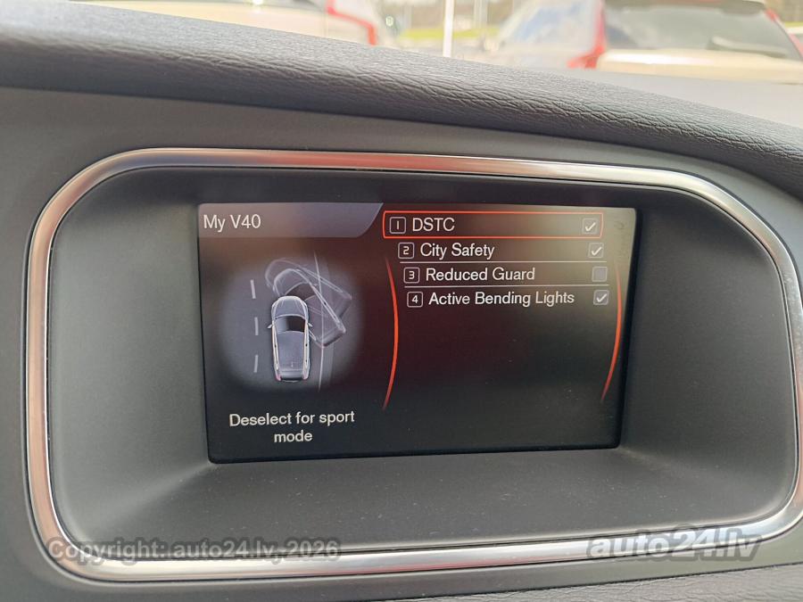 Brūns Volvo V40 2013 Tallina, ar dzinēja tilpumu 1.60 L un nobraukumu 61 tūkst. km par 9300 €, foto 13 vietnē AUTOMOTO.COM.LV