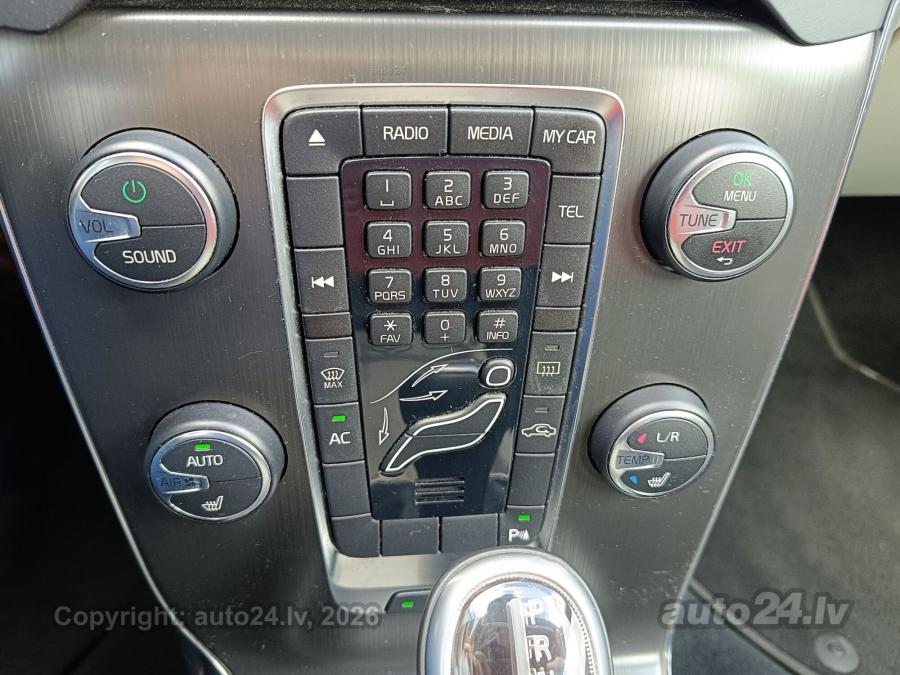 Brūns Volvo V40 2013 Tallina, ar dzinēja tilpumu 1.60 L un nobraukumu 61 tūkst. km par 9300 €, foto 16 vietnē AUTOMOTO.COM.LV