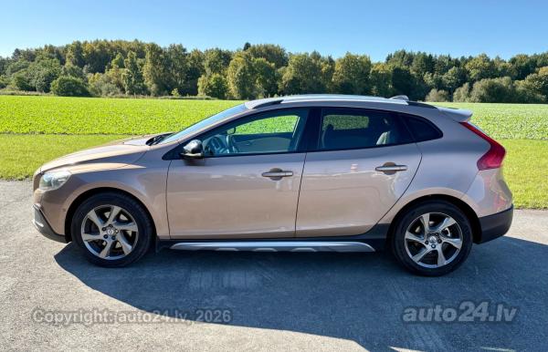 Brūns Volvo V40 2013 Tallina, ar dzinēja tilpumu 2.00 L un nobraukumu 208 tūkst. km par 10550 €, foto 3 vietnē AUTOMOTO.COM.LV