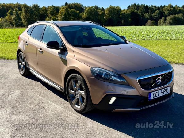 Brūns Volvo V40 2013 Tallina, ar dzinēja tilpumu 2.00 L un nobraukumu 208 tūkst. km par 10550 €, foto 7 vietnē AUTOMOTO.COM.LV
