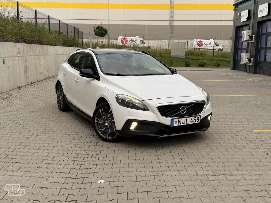 Volvo V40 2015 in Vilnius, with an engine capacity of 1.60 L and mileage of 360 thousand km for 4500 €, photo 1 on AUTOMOTO.COM.LV