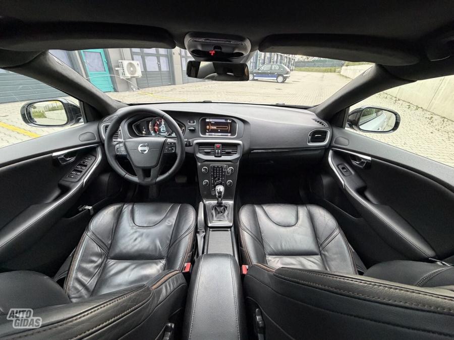 Volvo V40 2015 in Vilnius, with an engine capacity of 1.60 L and mileage of 360 thousand km for 4500 €, photo 14 on AUTOMOTO.COM.LV