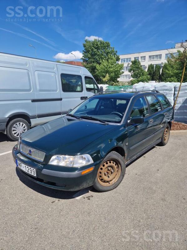 Зеленый Вольво В40 2000 в Рига, объемом двигателя 1.80 л и пробегом 315 тыс. км за 500 €, фото 3 на AUTOMOTO.COM.LV