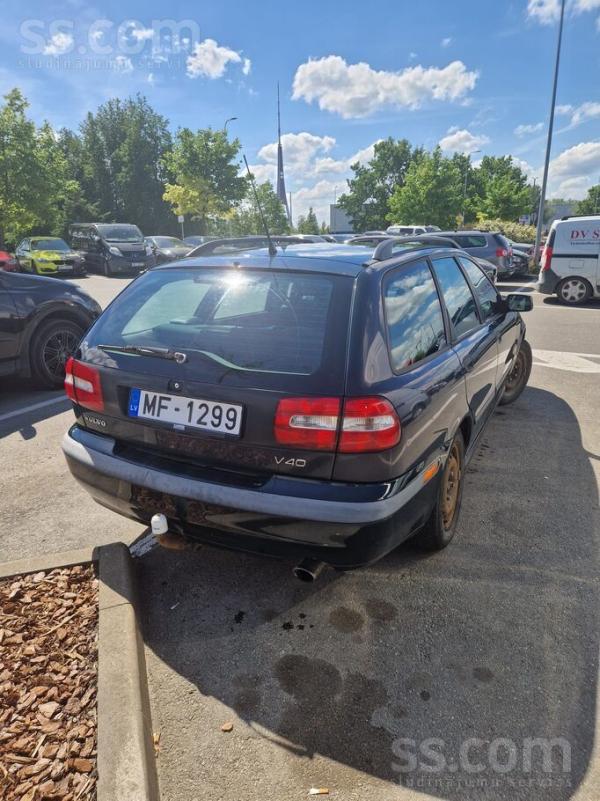 Зеленый Вольво В40 2000 в Рига, объемом двигателя 1.80 л и пробегом 315 тыс. км за 500 €, фото 5 на AUTOMOTO.COM.LV