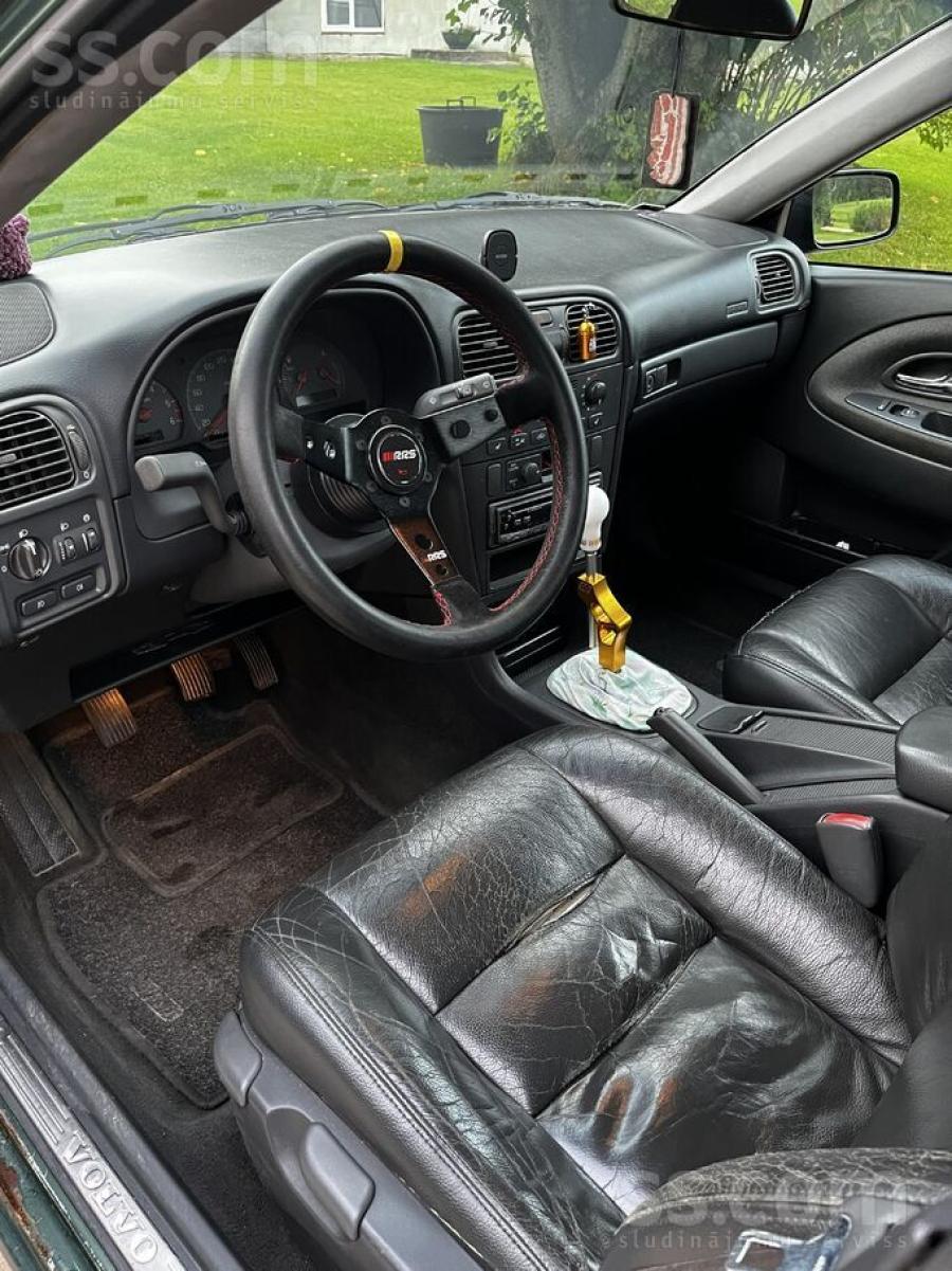 Green Volvo V40 2000 in Cesis, with an engine capacity of 1.90 L and mileage of 343 thousand km for 1600 €, photo 10 on AUTOMOTO.COM.LV