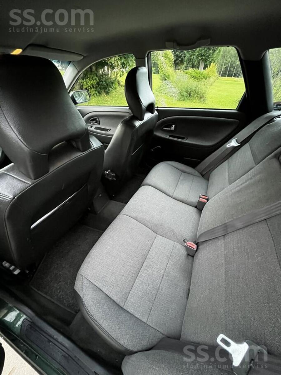 Green Volvo V40 2000 in Cesis, with an engine capacity of 1.90 L and mileage of 343 thousand km for 1600 €, photo 13 on AUTOMOTO.COM.LV