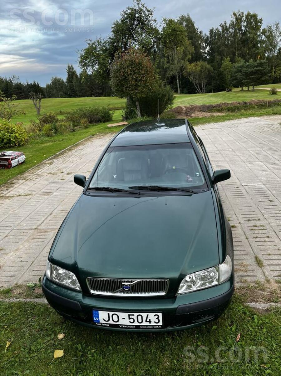 Green Volvo V40 2000 in Cesis, with an engine capacity of 1.90 L and mileage of 343 thousand km for 1600 €, photo 9 on AUTOMOTO.COM.LV