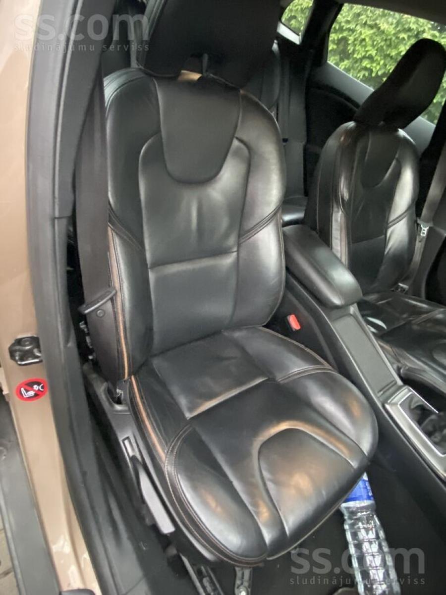 Green Volvo V40 2013 in Talsi, with an engine capacity of 1.60 L and mileage of 0 thousand km for 4800 €, photo 10 on AUTOMOTO.COM.LV