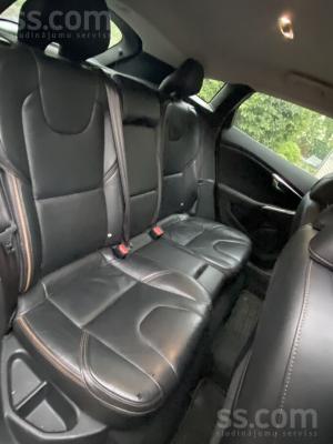 Green Volvo V40 2013 in Talsi, with an engine capacity of 1.60 L and mileage of 0 thousand km for 4800 €, photo 11 on AUTOMOTO.COM.LV