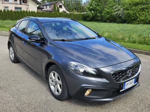 Pelēks Volvo V40 2013 Širvintos, ar dzinēja tilpumu 2.00 L un nobraukumu 264 tūkst. km par 6750 €, foto 4 vietnē AUTOMOTO.COM.LV