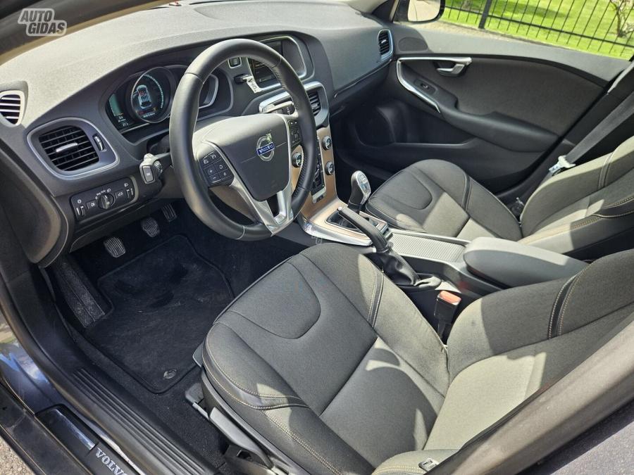 Pelēks Volvo V40 2013 Širvintos, ar dzinēja tilpumu 2.00 L un nobraukumu 264 tūkst. km par 6750 €, foto 8 vietnē AUTOMOTO.COM.LV