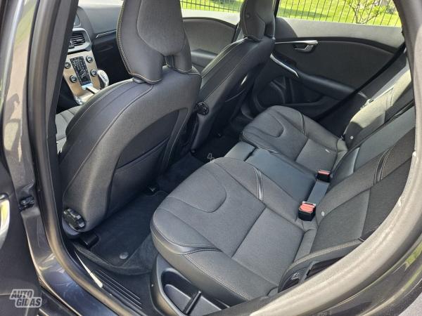 Grey Volvo V40 2013 in Sirvintos, with an engine capacity of 2.00 L and mileage of 264 thousand km for 6750 €, photo 9 on AUTOMOTO.COM.LV