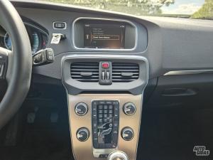 Pelēks Volvo V40 2013 Širvintos, ar dzinēja tilpumu 2.00 L un nobraukumu 264 tūkst. km par 6750 €, foto 18 vietnē AUTOMOTO.COM.LV
