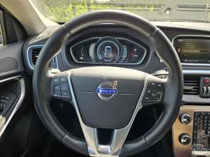 Pelēks Volvo V40 2013 Širvintos, ar dzinēja tilpumu 2.00 L un nobraukumu 264 tūkst. km par 6750 €, foto 19 vietnē AUTOMOTO.COM.LV