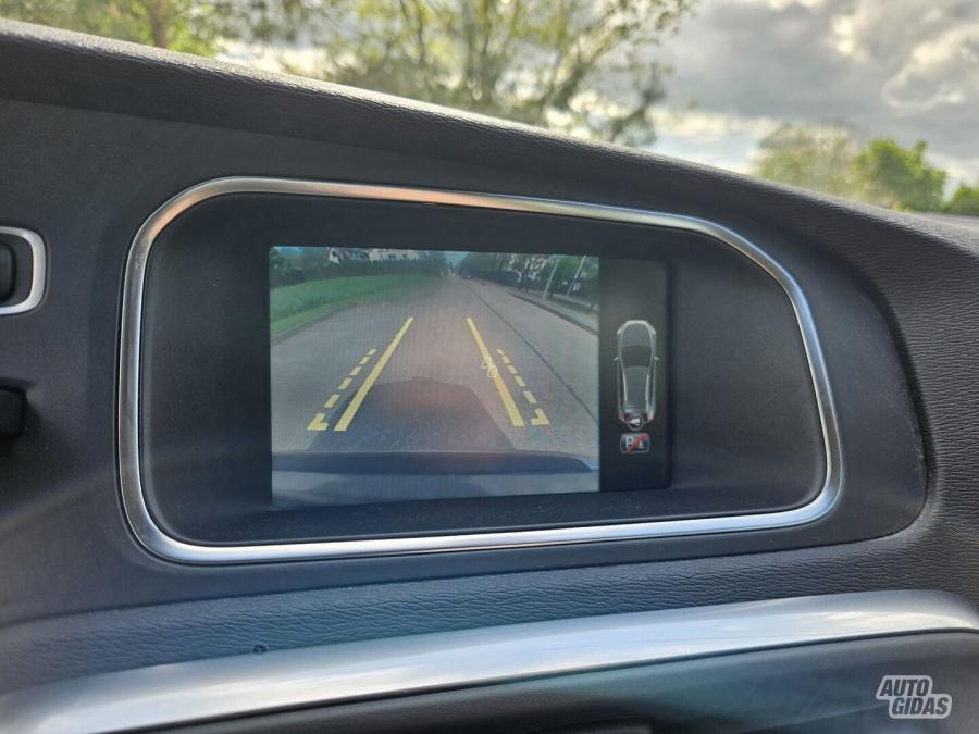 Pelēks Volvo V40 2013 Širvintos, ar dzinēja tilpumu 2.00 L un nobraukumu 264 tūkst. km par 6750 €, foto 21 vietnē AUTOMOTO.COM.LV
