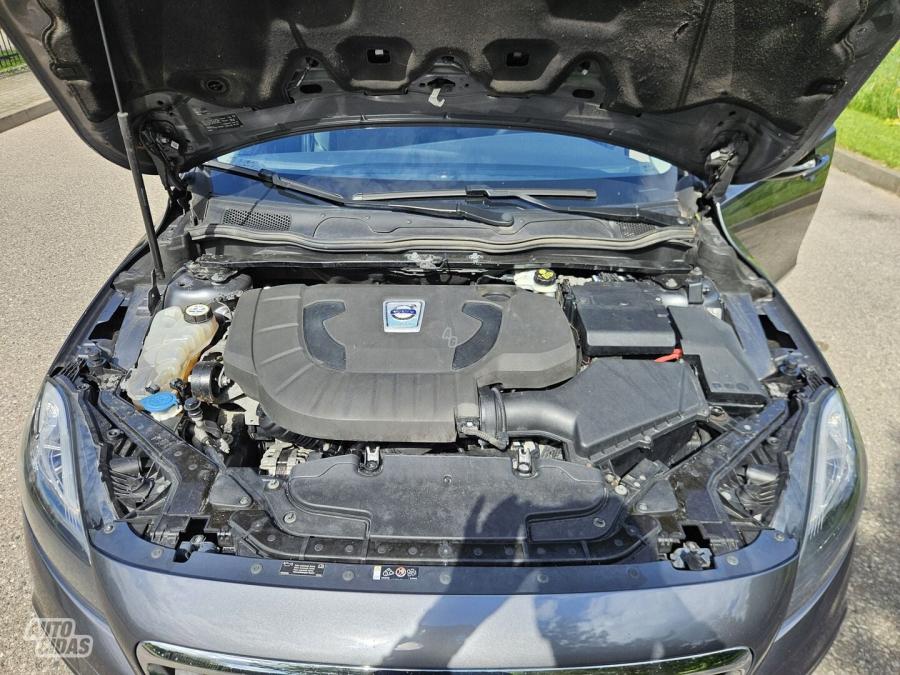 Pelēks Volvo V40 2013 Širvintos, ar dzinēja tilpumu 2.00 L un nobraukumu 264 tūkst. km par 6750 €, foto 23 vietnē AUTOMOTO.COM.LV