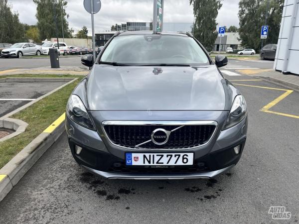Pelēks Volvo V40 2016 Viļņa, ar dzinēja tilpumu 2.00 L un nobraukumu 61 tūkst. km par 10900 €, foto 5 vietnē AUTOMOTO.COM.LV