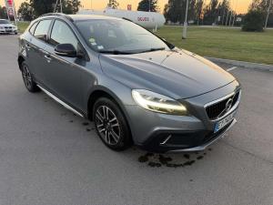 Серый Вольво В40 2018 в Таураге, объемом двигателя 1.97 л и пробегом 236 тыс. км за 8400 €, фото  на AUTOMOTO.COM.LV