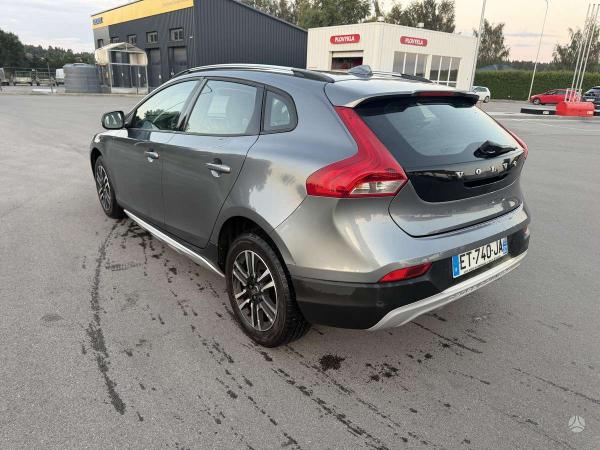 Серый Вольво В40 2018 в Таураге, объемом двигателя 1.97 л и пробегом 236 тыс. км за 8400 €, фото 4 на AUTOMOTO.COM.LV