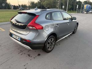 Grey Volvo V40 2018 in Taurage, with an engine capacity of 1.97 L and mileage of 236 thousand km for 8400 €, photo 6 on AUTOMOTO.COM.LV