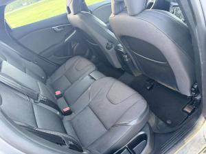 Grey Volvo V40 2018 in Taurage, with an engine capacity of 1.97 L and mileage of 236 thousand km for 8400 €, photo 8 on AUTOMOTO.COM.LV
