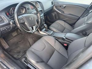 Grey Volvo V40 2018 in Taurage, with an engine capacity of 1.97 L and mileage of 236 thousand km for 8400 €, photo 10 on AUTOMOTO.COM.LV