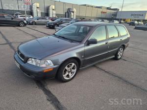 Grey Volvo V40 2002 in Riga, with an engine capacity of 1.90 L and mileage of 307 thousand km for 1050 €, photo  on AUTOMOTO.COM.LV