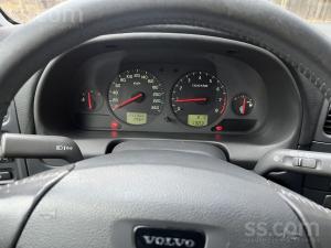 Grey Volvo V40 2003 in Riga, with an engine capacity of 1.80 L and mileage of 293 thousand km for 800 €, photo 9 on AUTOMOTO.COM.LV