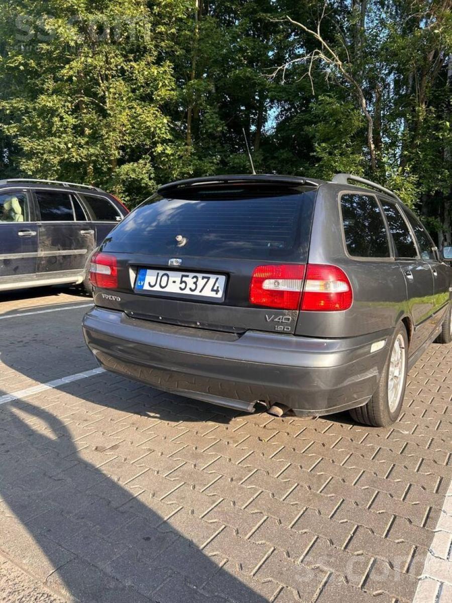 Grey Volvo V40 2003 in Riga, with an engine capacity of 1.90 L and mileage of 367 thousand km for 750 €, photo 4 on AUTOMOTO.COM.LV