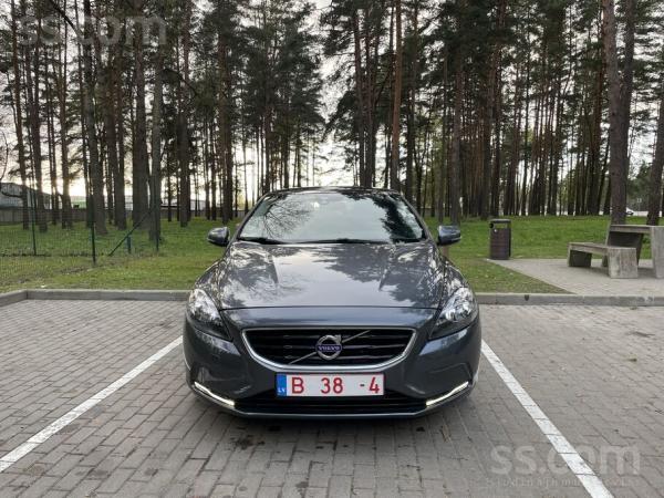 Grey Volvo V40 2012 in Riga, with an engine capacity of 2.00 L and mileage of 144 thousand km for 6990 €, photo 3 on AUTOMOTO.COM.LV