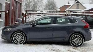 Grey Volvo V40 2012 in Ukmerge, with an engine capacity of 1.56 L and mileage of 278 thousand km for 4500 €, photo 6 on AUTOMOTO.COM.LV