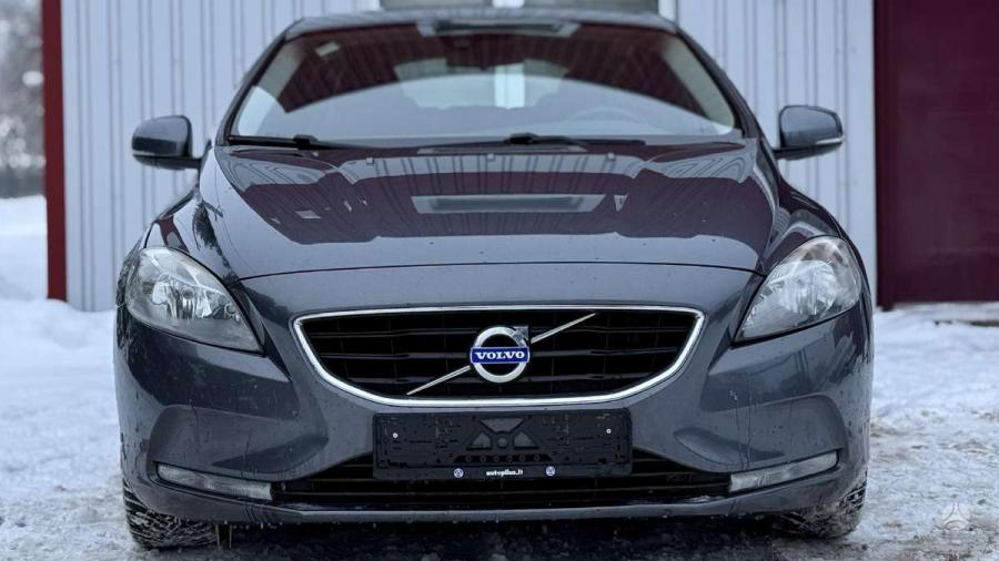 Grey Volvo V40 2012 in Ukmerge, with an engine capacity of 1.56 L and mileage of 278 thousand km for 4500 €, photo 7 on AUTOMOTO.COM.LV