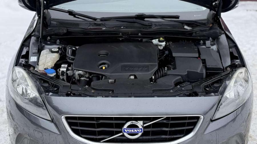Grey Volvo V40 2012 in Ukmerge, with an engine capacity of 1.56 L and mileage of 278 thousand km for 4500 €, photo 10 on AUTOMOTO.COM.LV