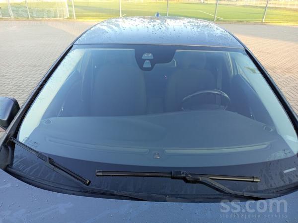 Pelēks Volvo V40 2012 Valmiera, ar dzinēja tilpumu 2.00 L un nobraukumu 288 tūkst. km par 6550 €, foto 9 vietnē AUTOMOTO.COM.LV