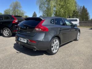 Grey Volvo V40 2012 in Riga, with an engine capacity of 2.00 L and mileage of 283 thousand km for 6490 €, photo 4 on AUTOMOTO.COM.LV