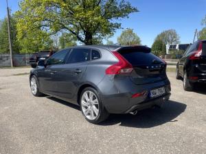 Grey Volvo V40 2012 in Riga, with an engine capacity of 2.00 L and mileage of 283 thousand km for 6490 €, photo 5 on AUTOMOTO.COM.LV