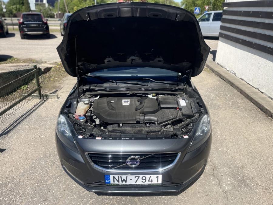 Grey Volvo V40 2012 in Riga, with an engine capacity of 2.00 L and mileage of 283 thousand km for 6490 €, photo 23 on AUTOMOTO.COM.LV
