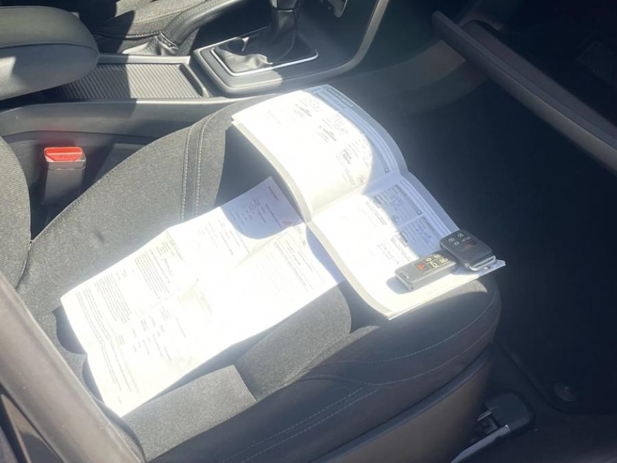 Grey Volvo V40 2012 in Riga, with an engine capacity of 2.00 L and mileage of 283 thousand km for 6490 €, photo 26 on AUTOMOTO.COM.LV