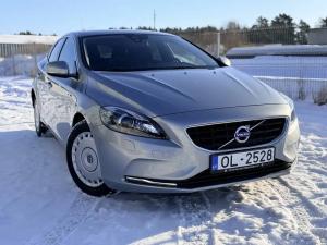Pelēks Volvo V40 2012 Rīga, ar dzinēja tilpumu 1.60 L un nobraukumu 122 tūkst. km par 8500 €, foto  vietnē AUTOMOTO.COM.LV